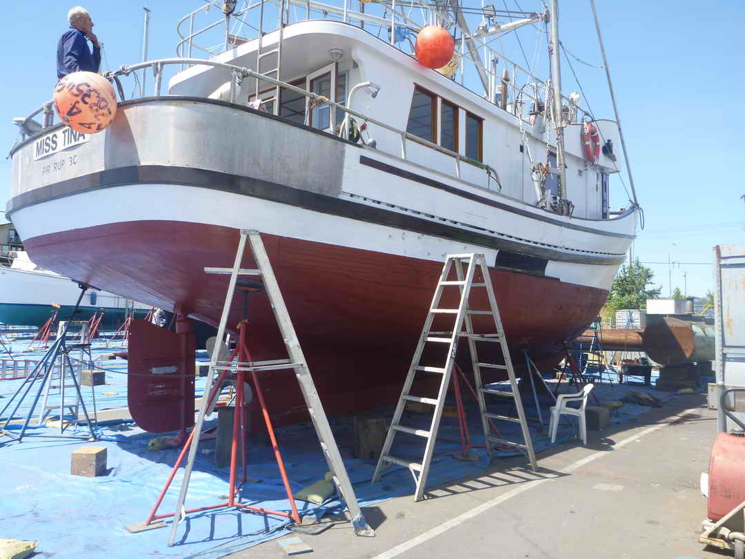 Live Aboard Trawler Cruiser