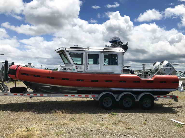 Safe Boat Defender 25